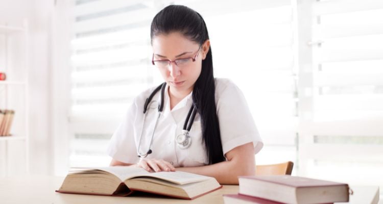 Universidad privada para estudiar Enfermería, ¿cuál elijo?